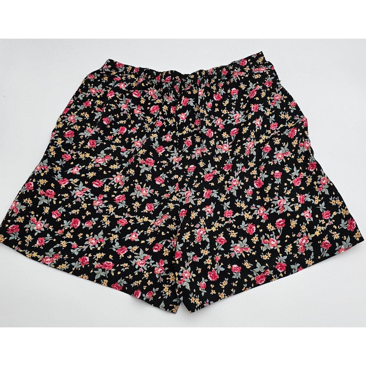 Vtg 90s Jessica Stevens Black and Pink Floral Shorts... - Depop