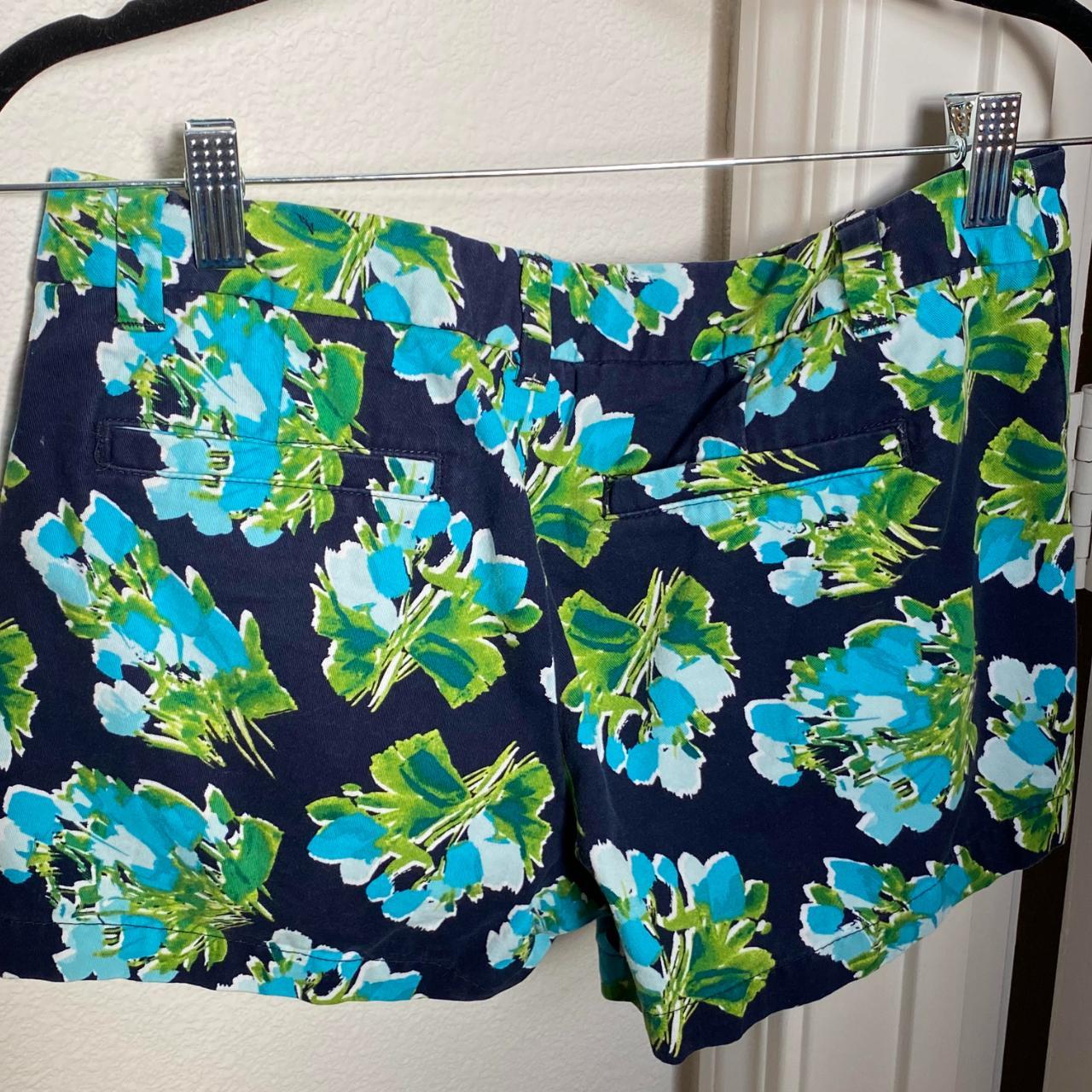 Merona Floral Shorts Size US4 - Depop