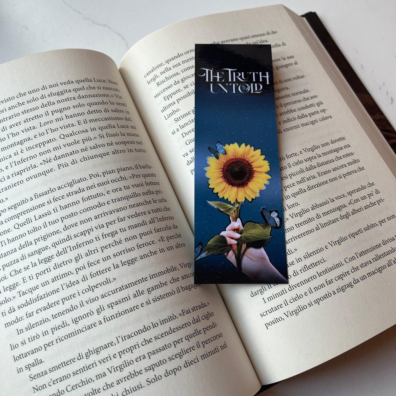 segnalibro ispirato al libro “the truth untold”.... - Depop