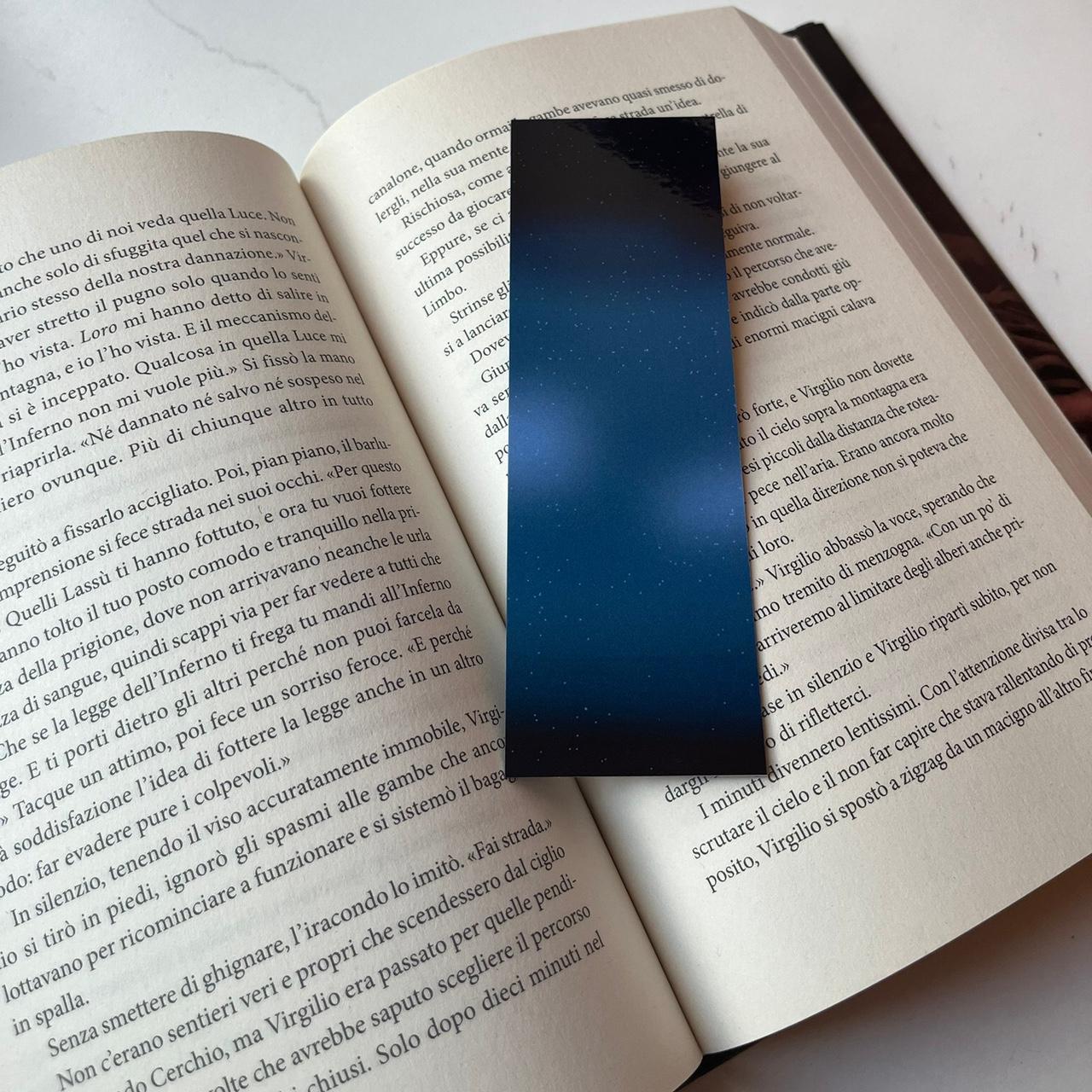 segnalibro ispirato al libro “the truth untold”.... - Depop