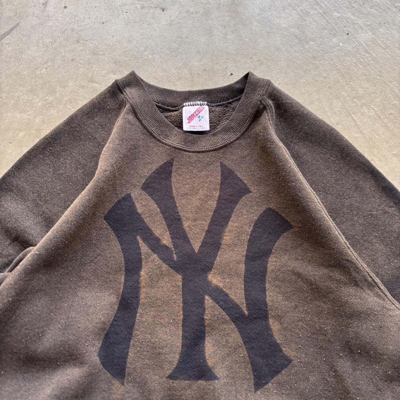 90s Yankees style crewneck Size s/m see... - Depop