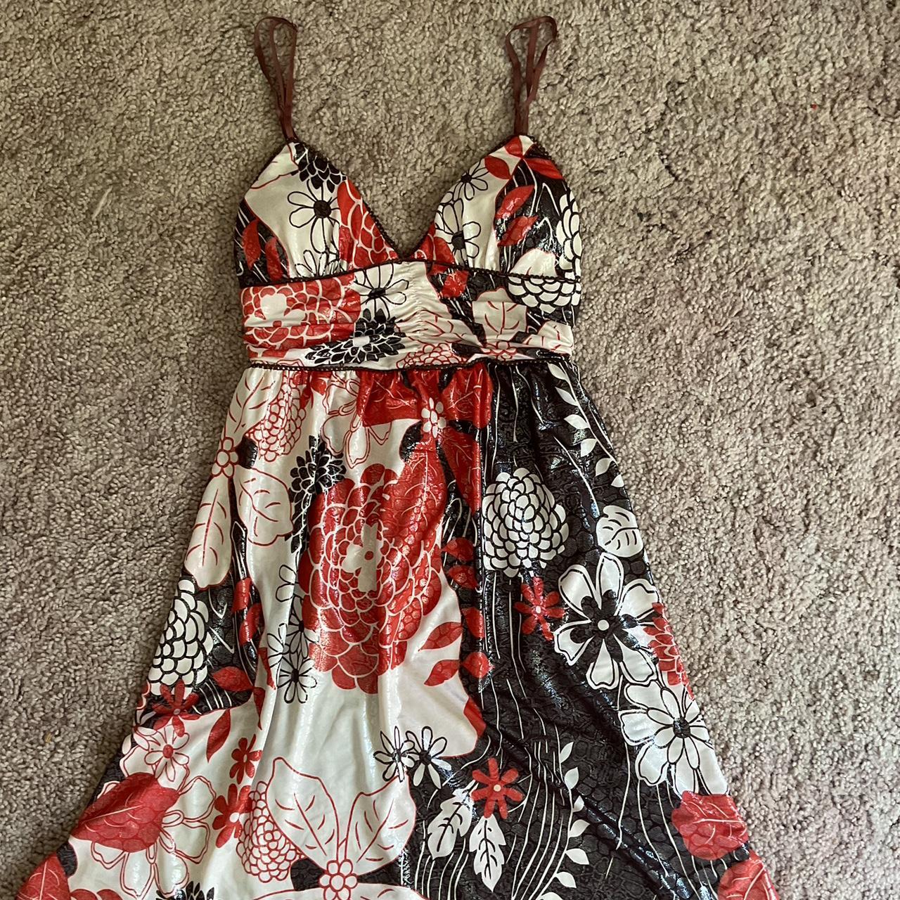 pretty flowy dress with flower patterns🌼 ties in the... | Depop