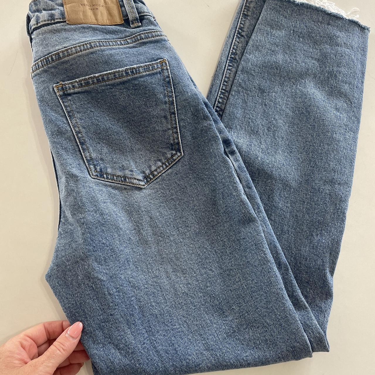 Vero Moda Denim $22 plus ship W25 - Depop