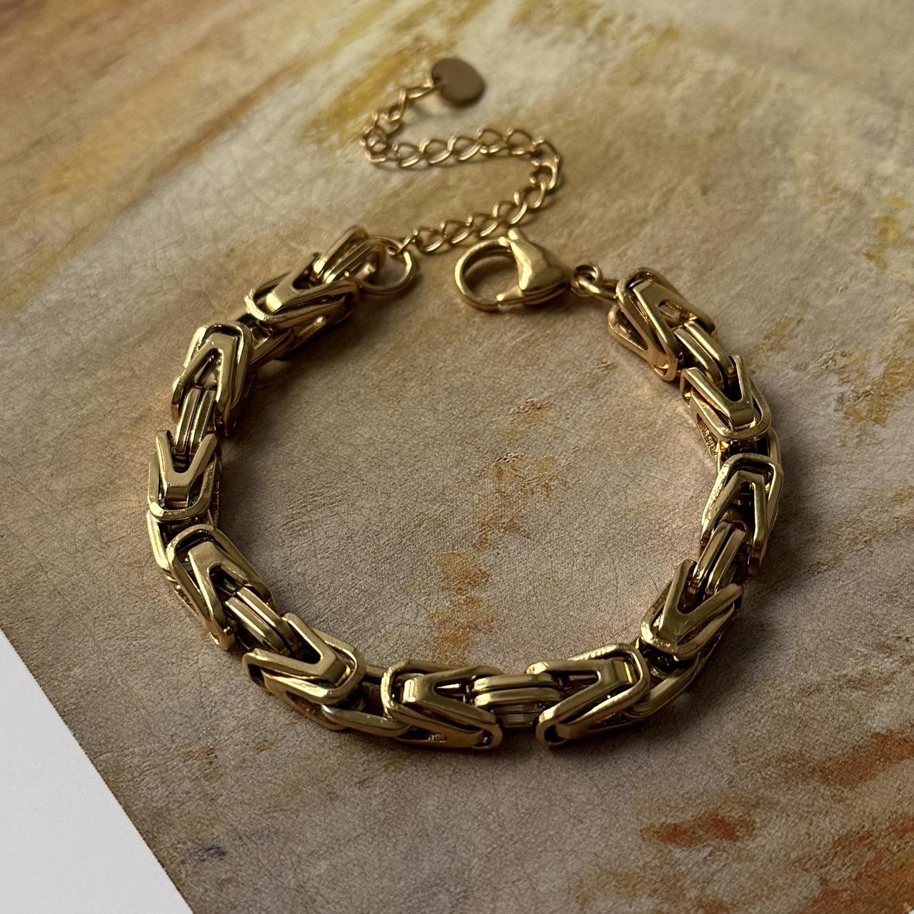 Golden pattern bracelet 🍒 Stunning, no tarnish... - Depop