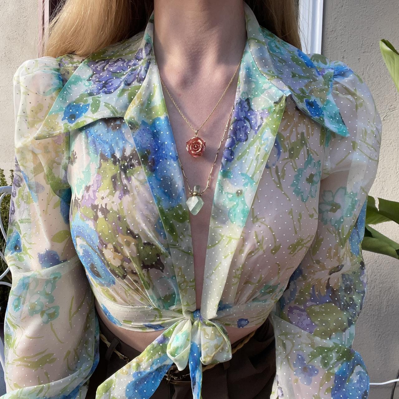 Floral midriff tie top. This is an adorable top that... - Depop