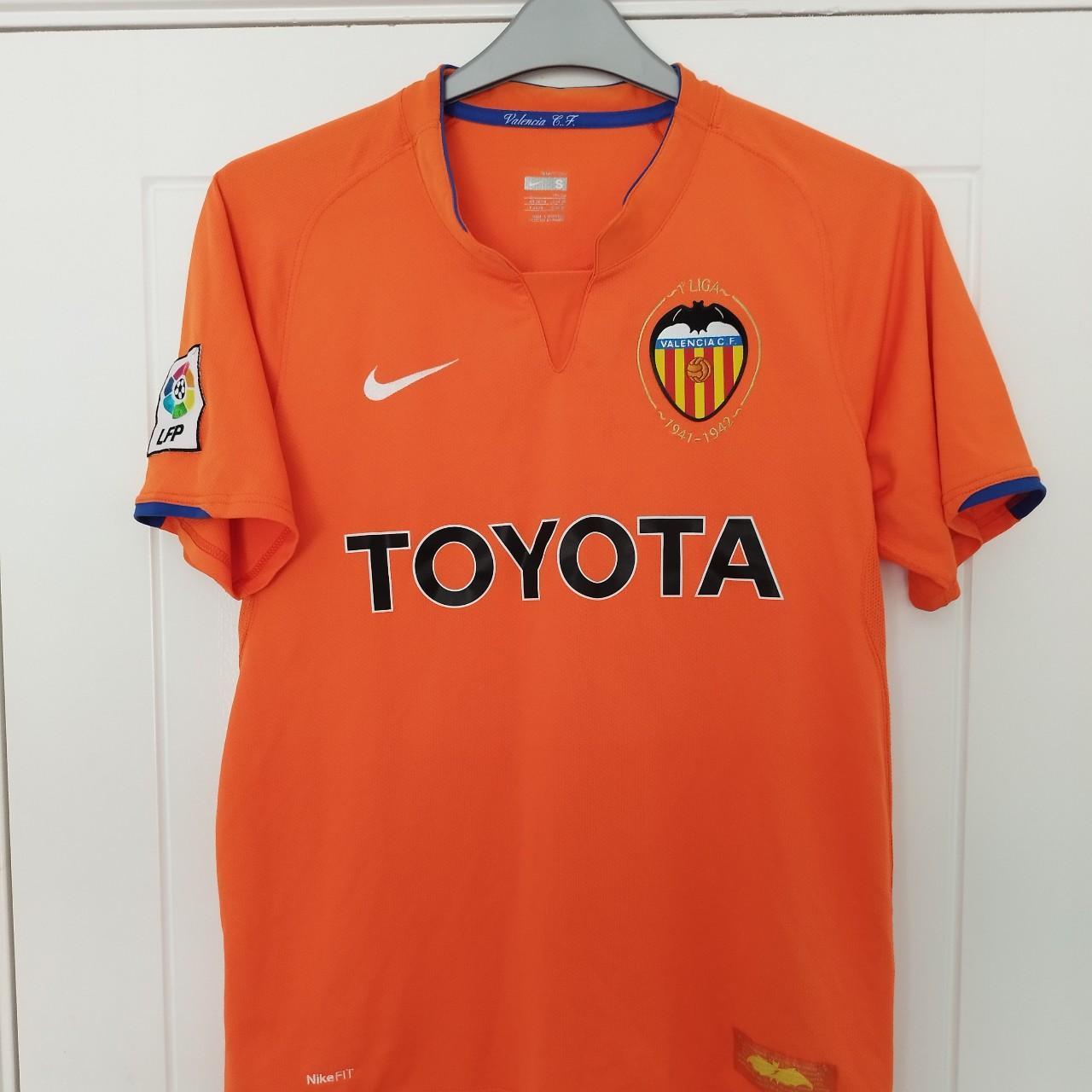 Valencia Football shirt kit Nike Size - Small... - Depop