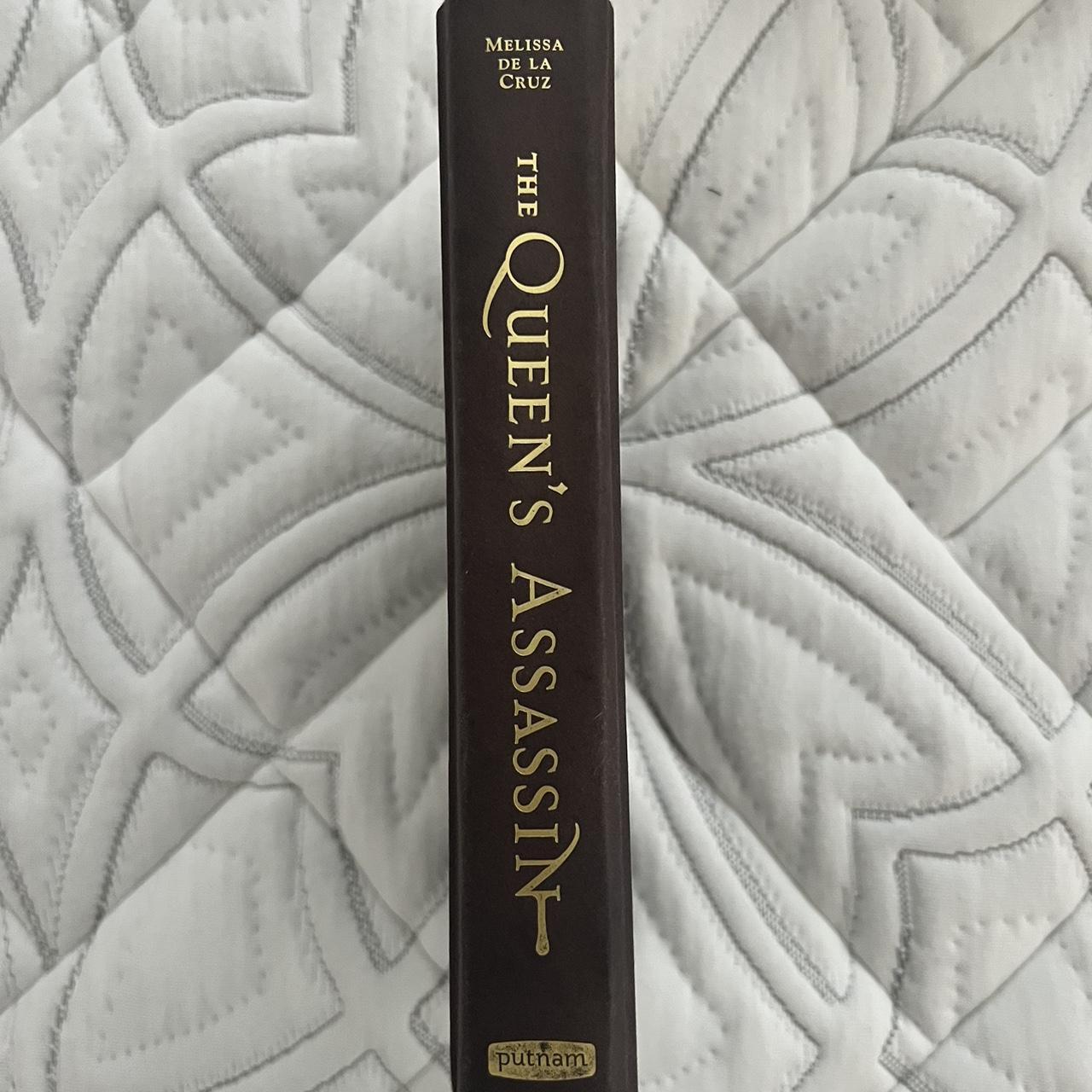 the queens assassin book 1 i lost the hardcover... - Depop