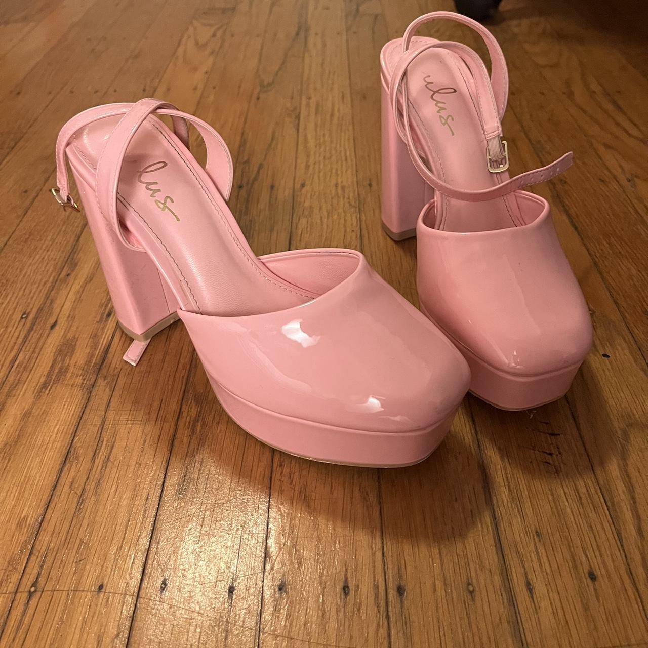 Lulus Women's Pink Courts | Depop