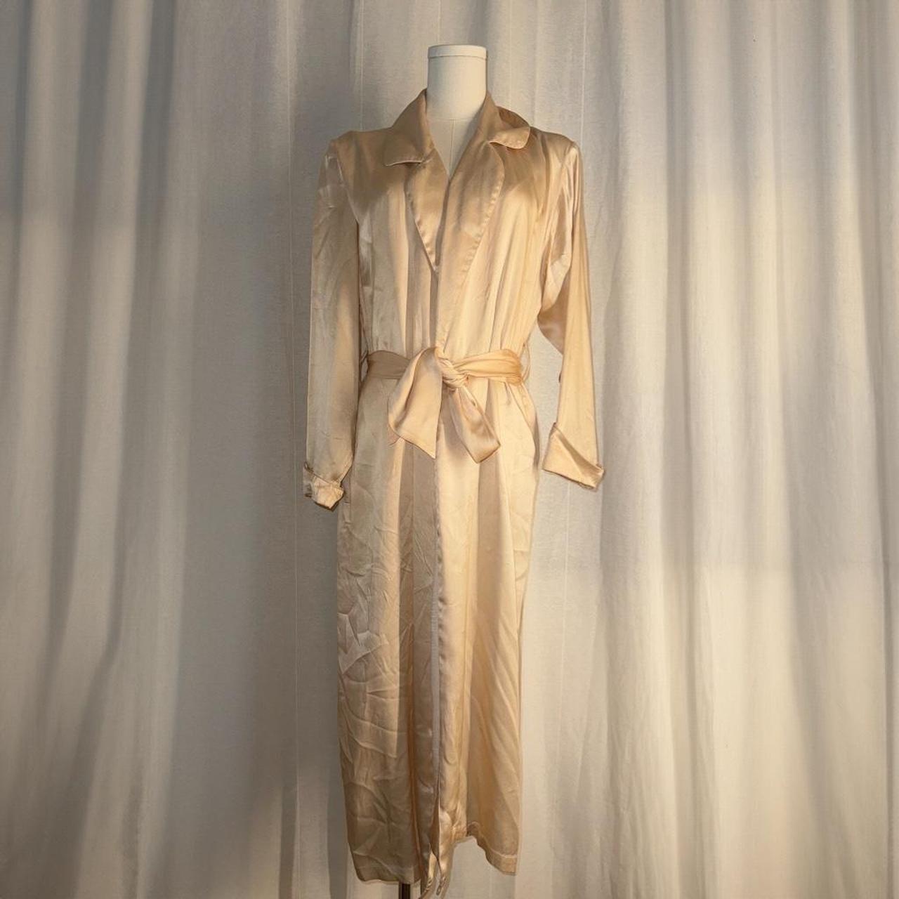 Tan and cream 100% silk robe with tie waist glamour - Depop