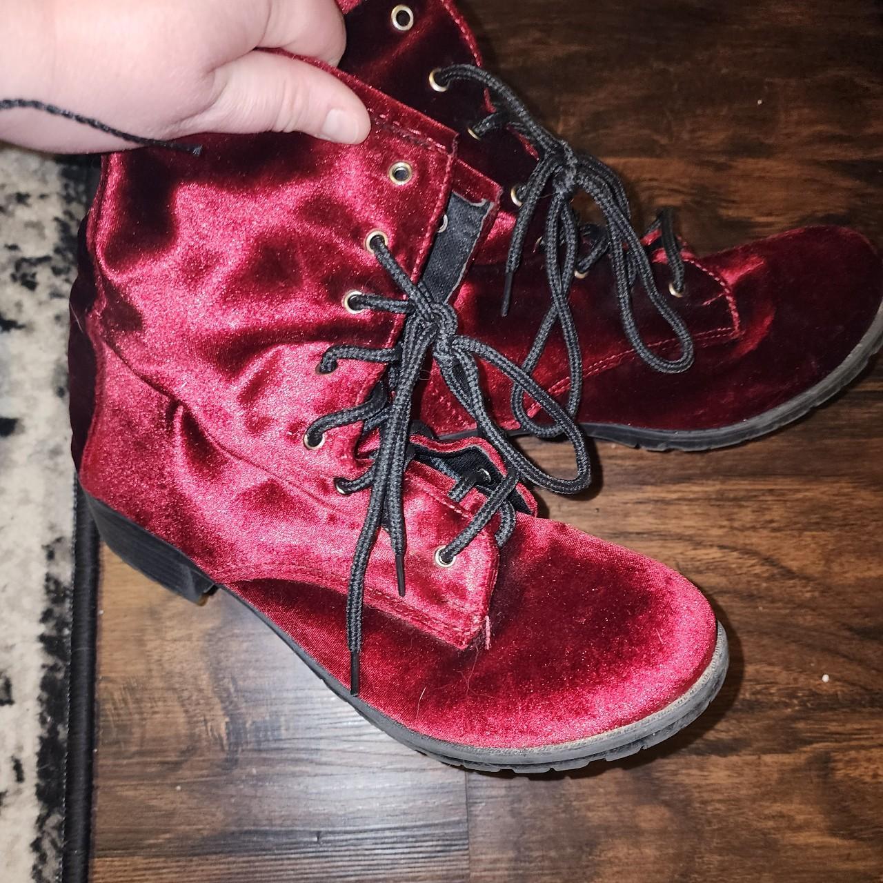 Women's Black and Red Boots | Depop