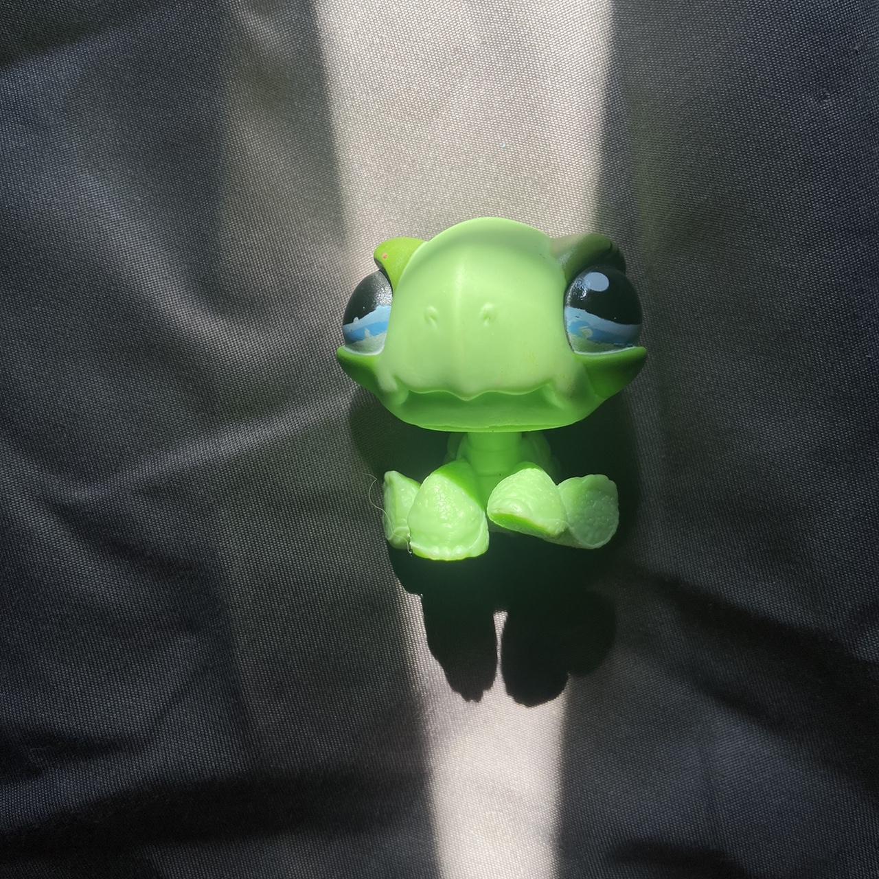 2003 LPS green frog figurine #LPS - Depop
