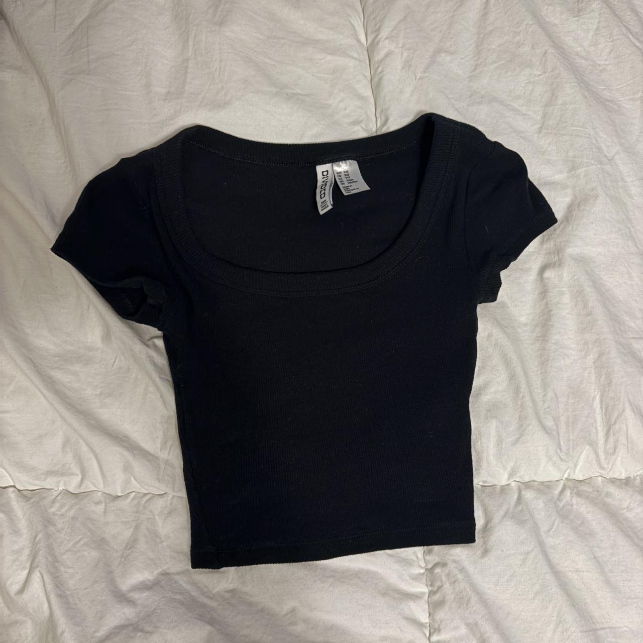 Black basic top #blacktop #cropped #divided | Depop