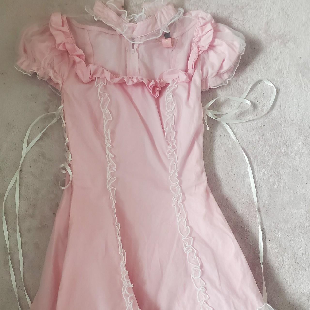 THE CUTEST RIBBON BODYLINE DRESS! Hesitant to let... - Depop