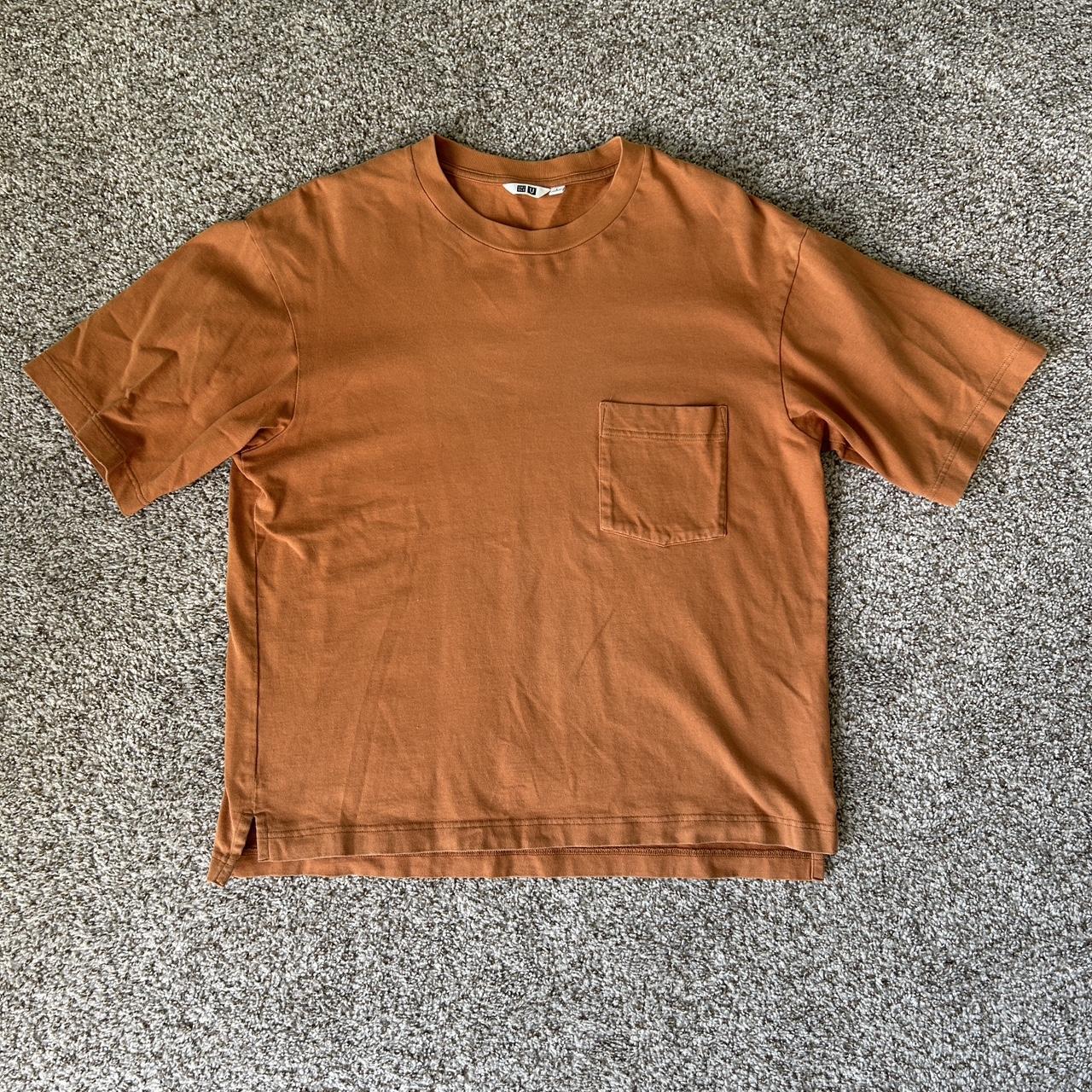 Large Uniqlo men’s orange t-shirt - Depop