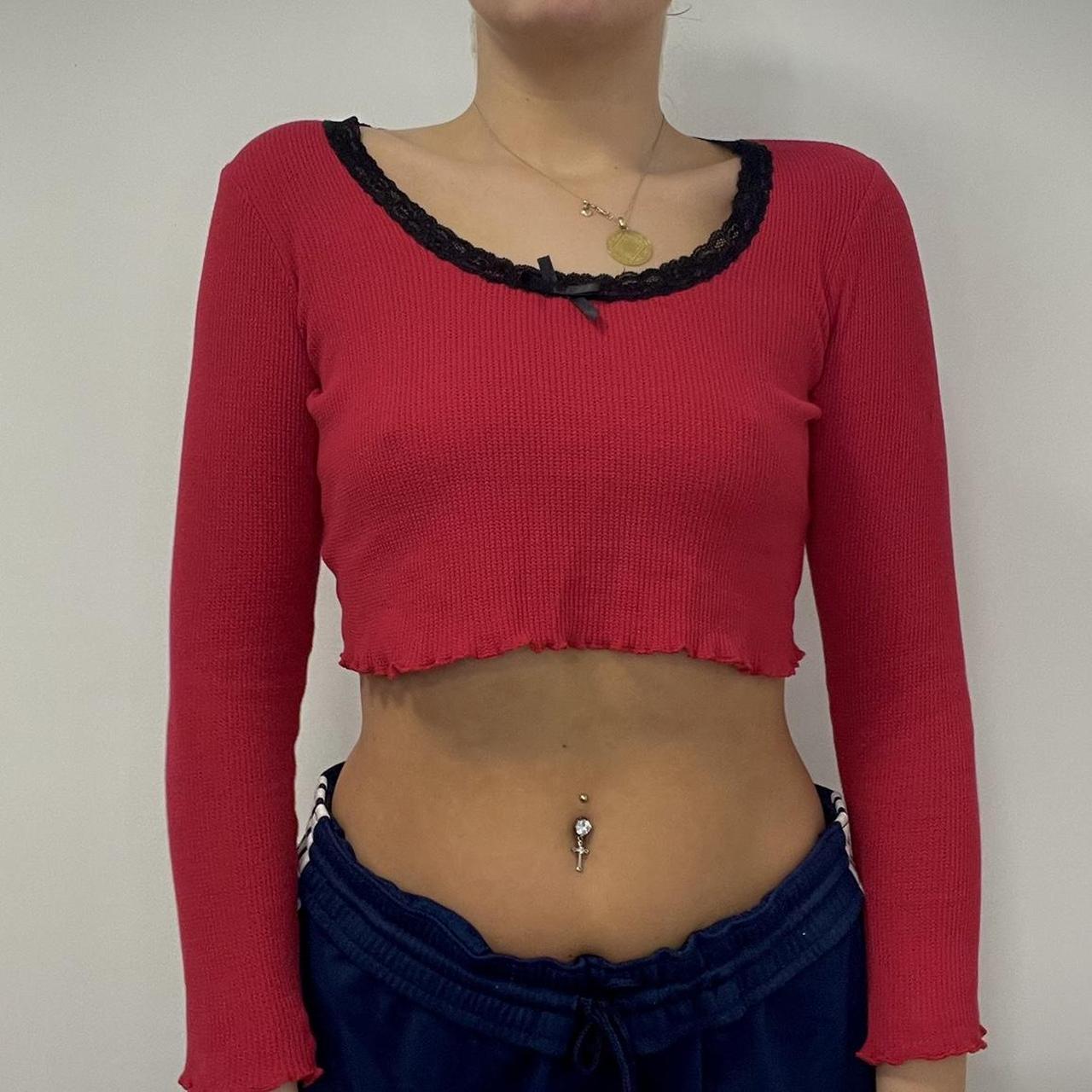 super cute vintage cropped round neck red / pink... - Depop