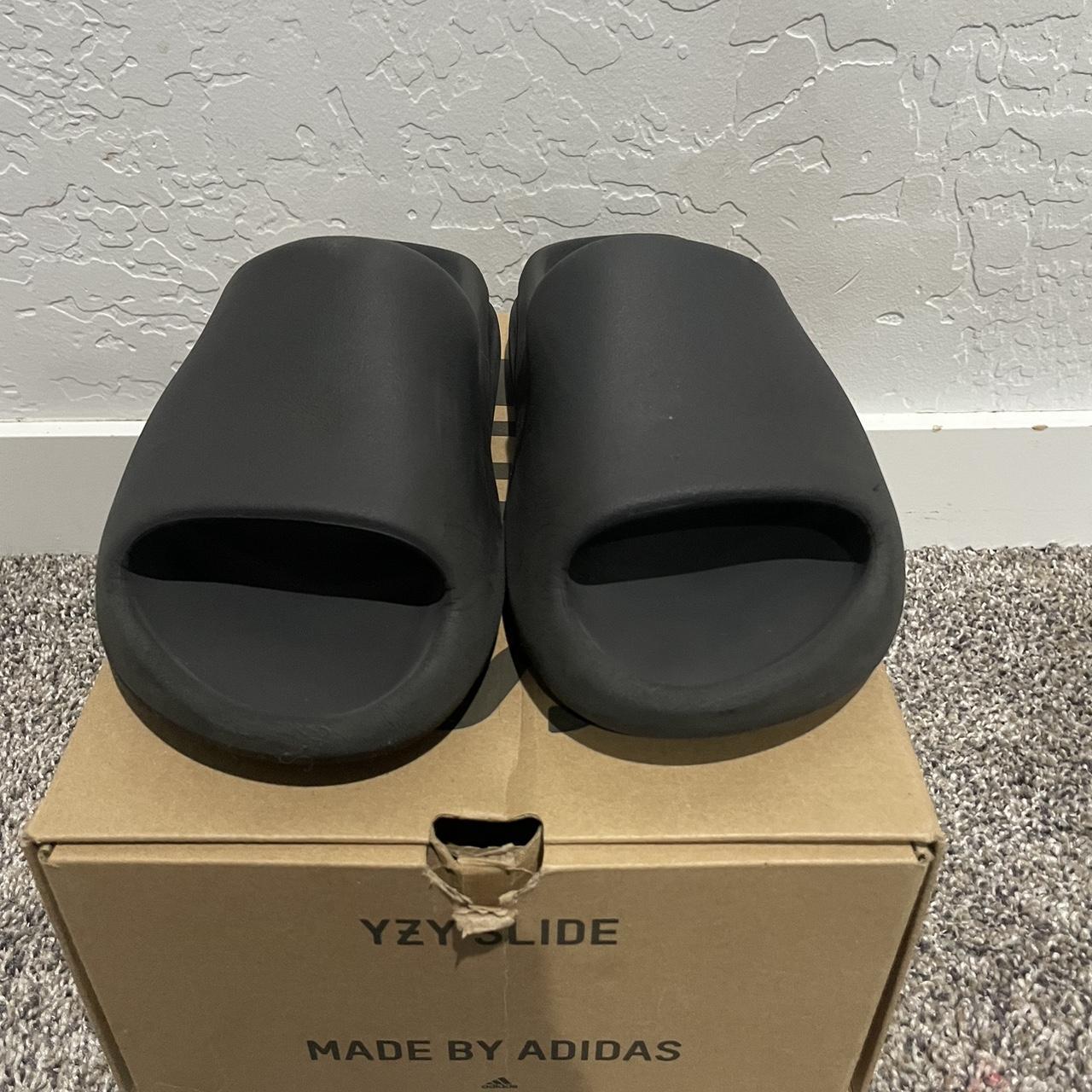 Black onyx yezzy slides with box | Depop