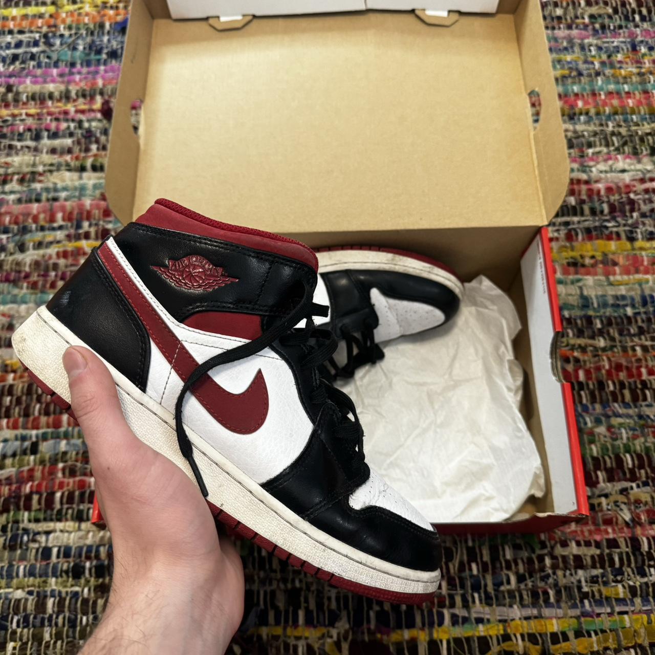 Jordan 1s red - Depop