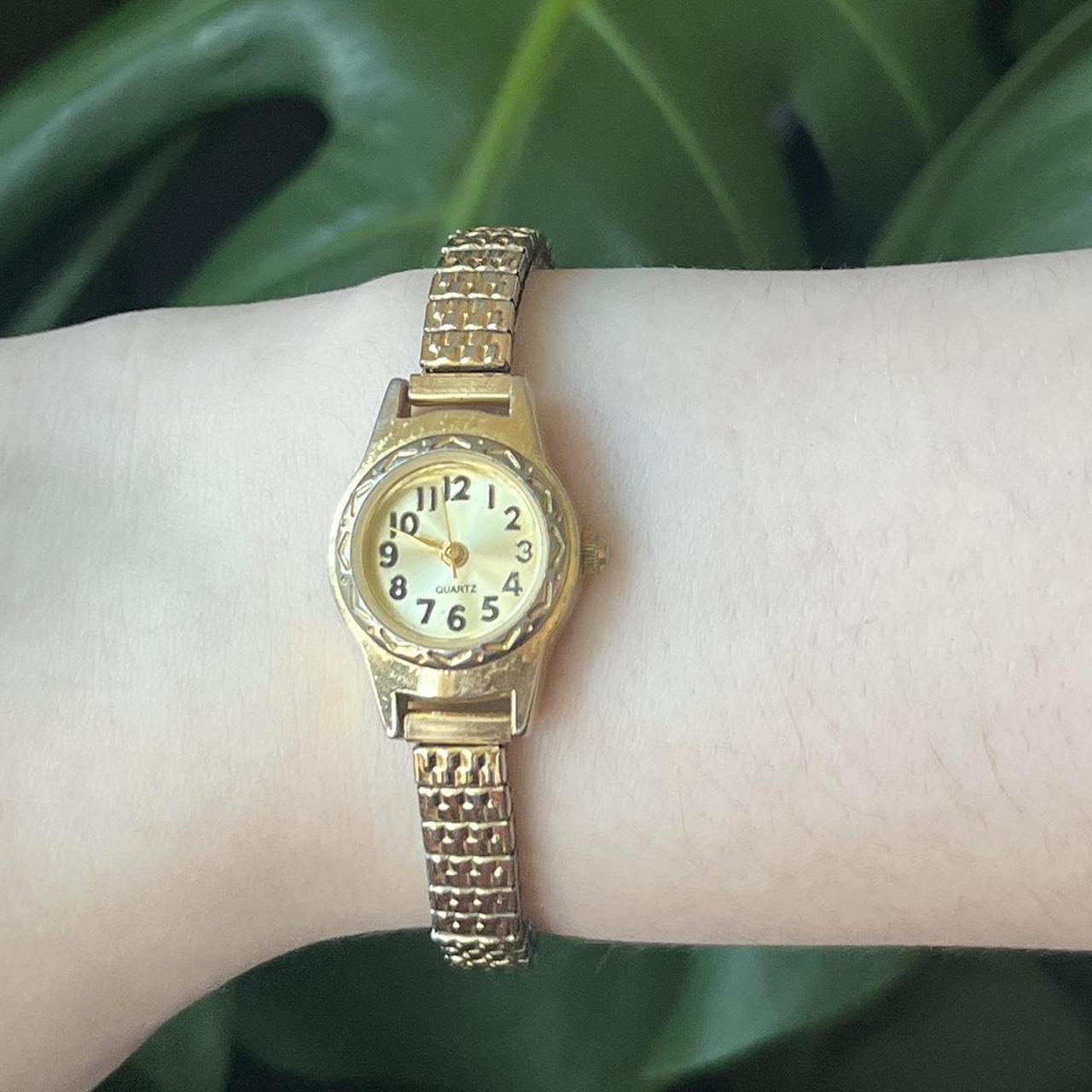 ୨୧ Vintage Gold Quartz Watch ୨୧ Accepting... - Depop