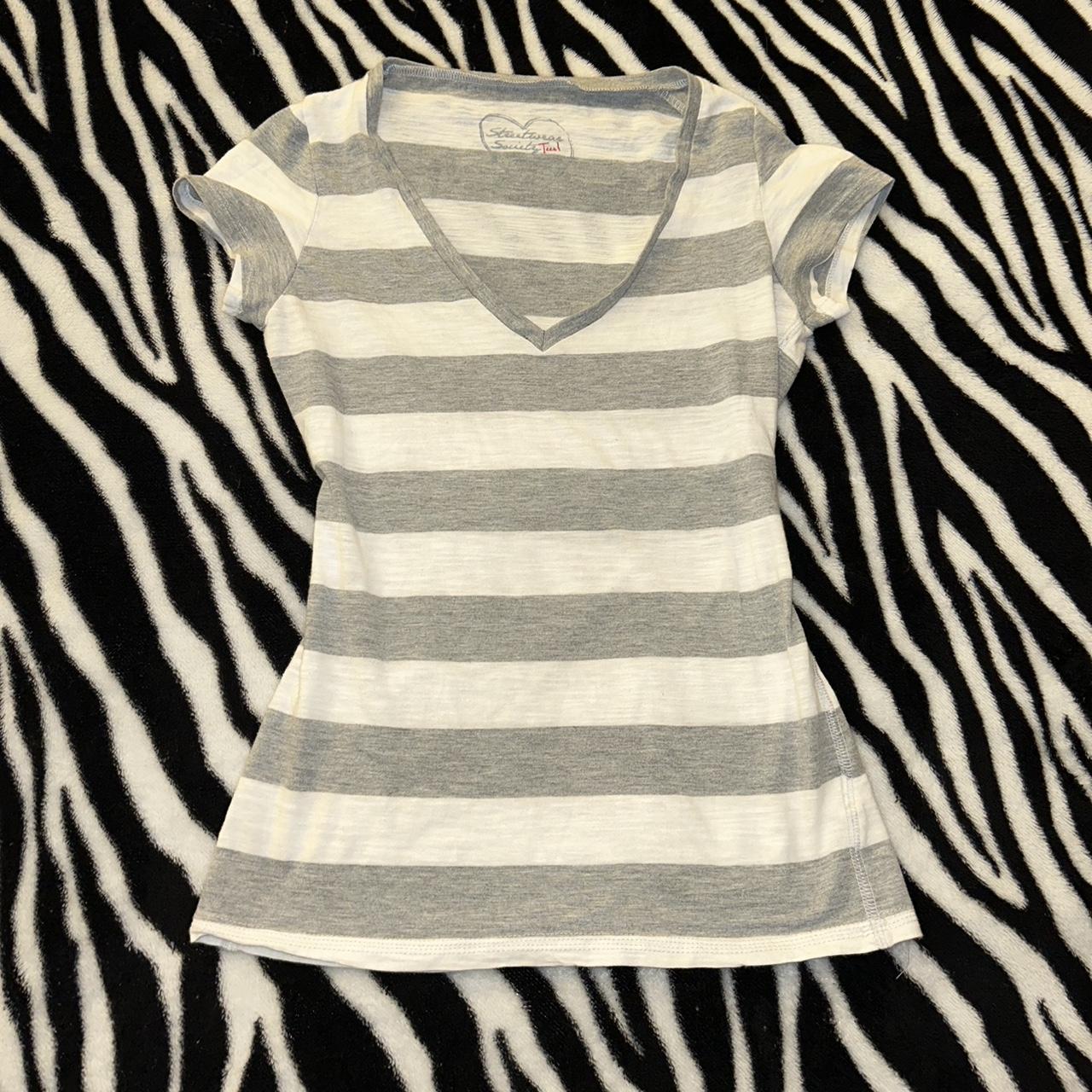 such a cute striped y2k shirt. so flattering. size... | Depop