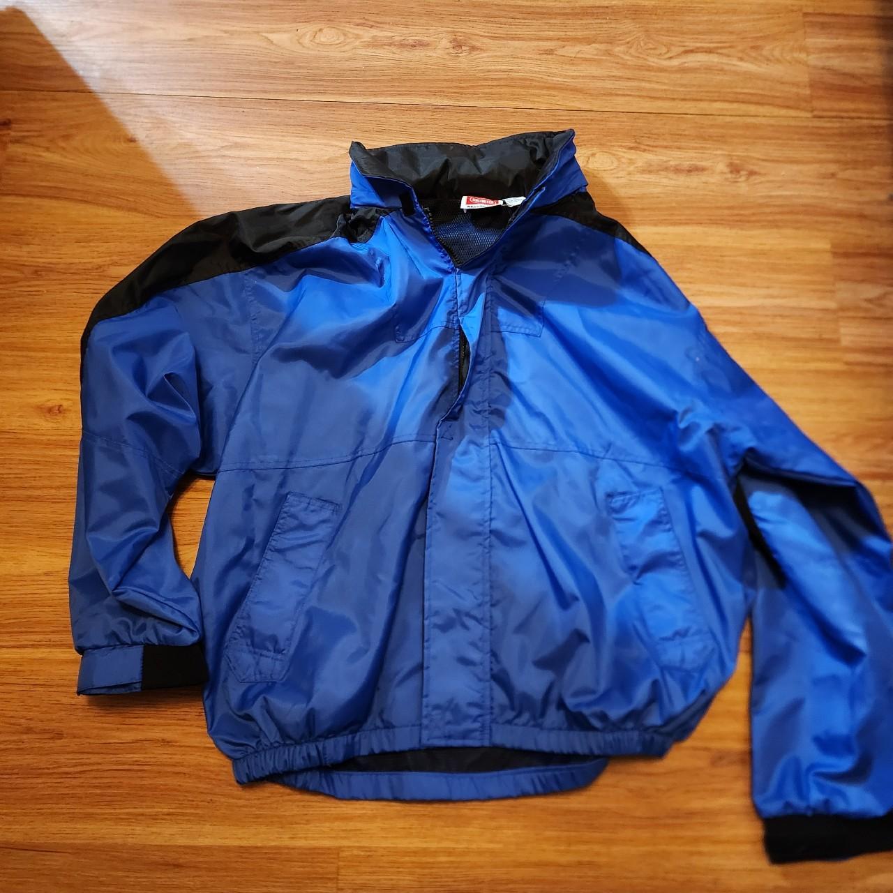 Marlboro hooded Jacket in like new condition Size:xlg - Depop