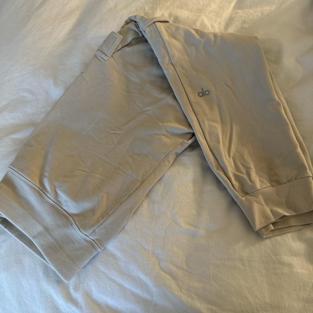 cream alo cargo pants!! super trendy. wrinkly in the... - Depop
