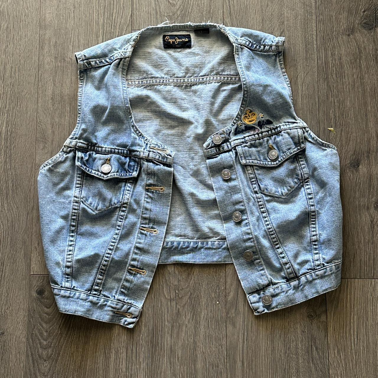 Beautiful Crown Embroidered Jean Vest 👑 L in Girls/M... - Depop