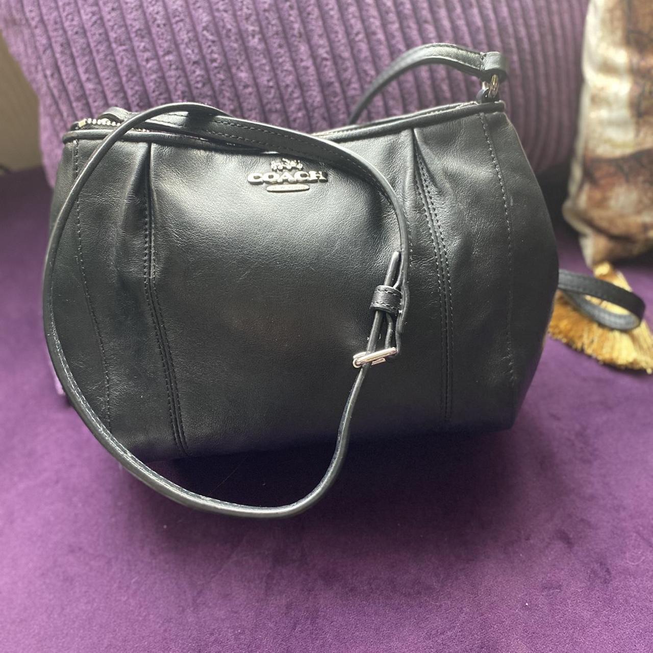 Coach leather bag ( black ) zip opening . Shoulder... - Depop