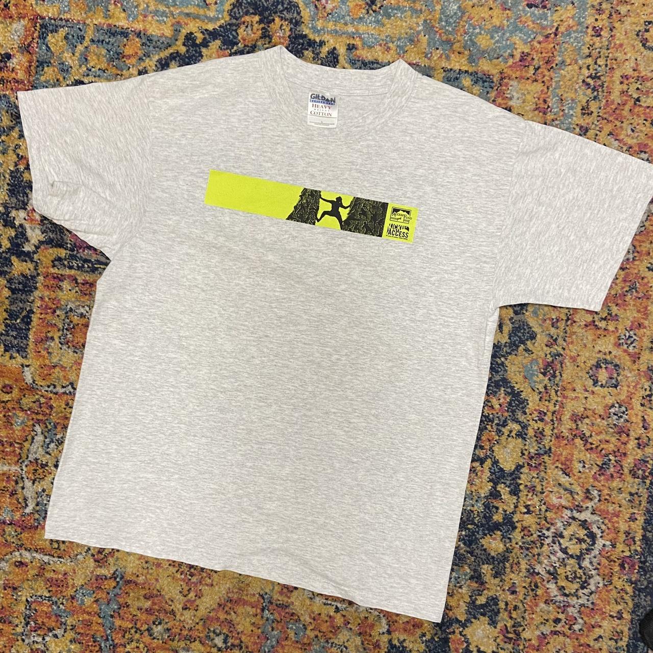 Vintage 2000s Tee Double stitch L - Depop
