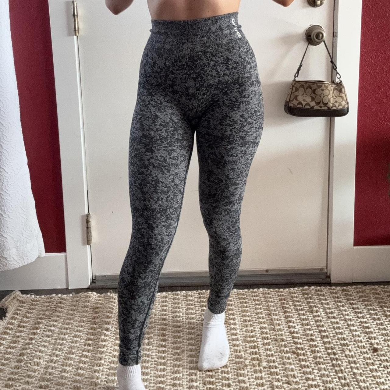 Dfyne leggings. Super comfy and flattering #workout... - Depop