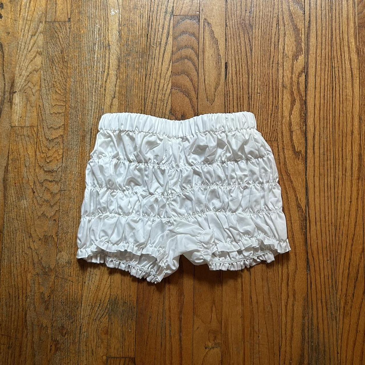 70s white ruffle shorts with elastic waistband and... - Depop