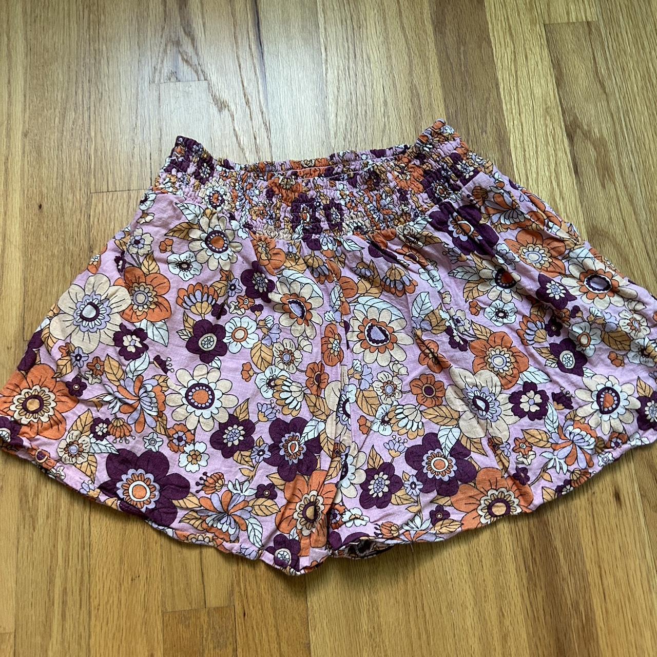 Wild Fable high wasted flowy floral shorts Elastic... - Depop