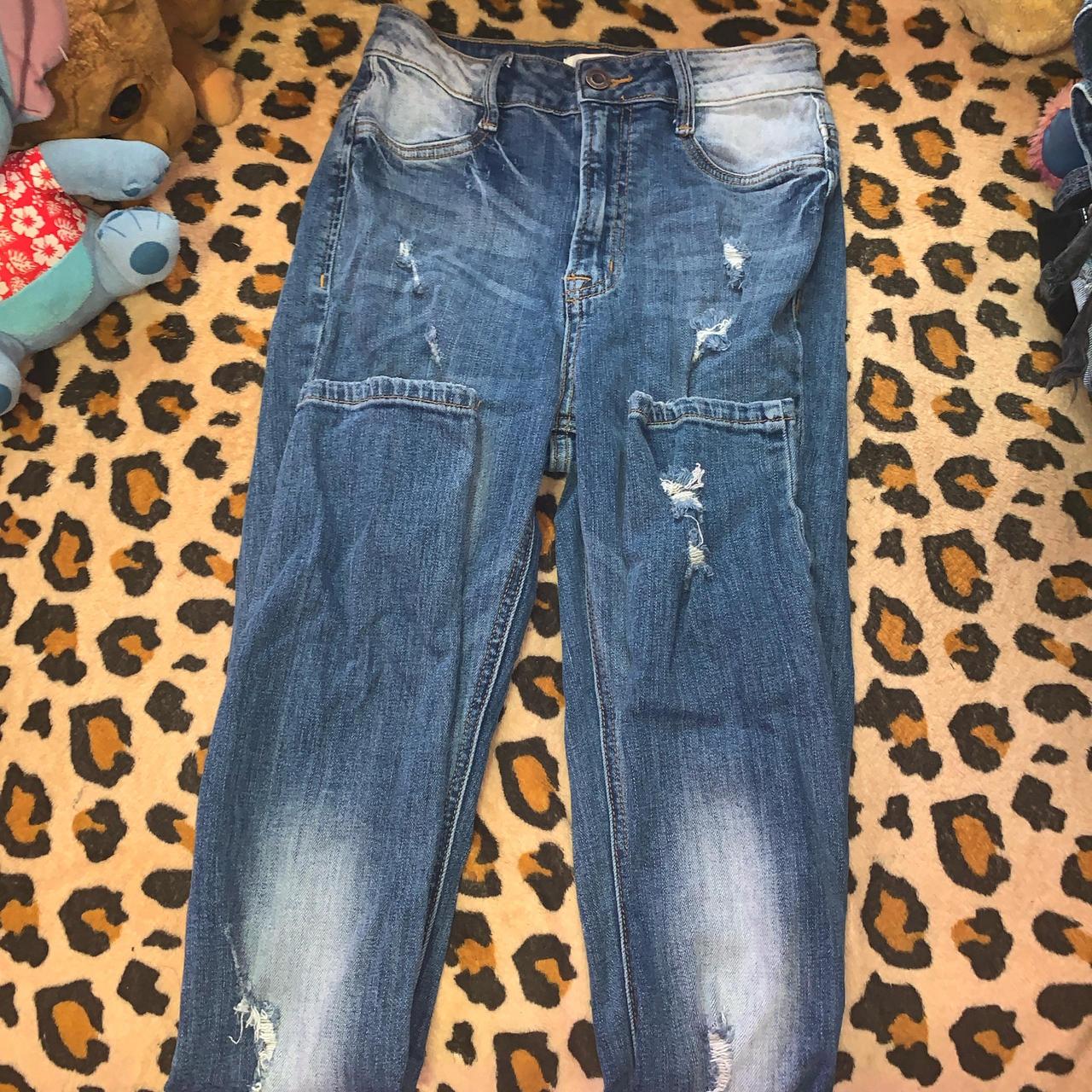 Aphrodite women’s discolored distressed jeans - Depop