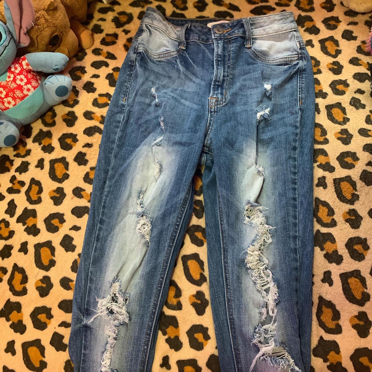 Aphrodite women’s discolored distressed jeans - Depop
