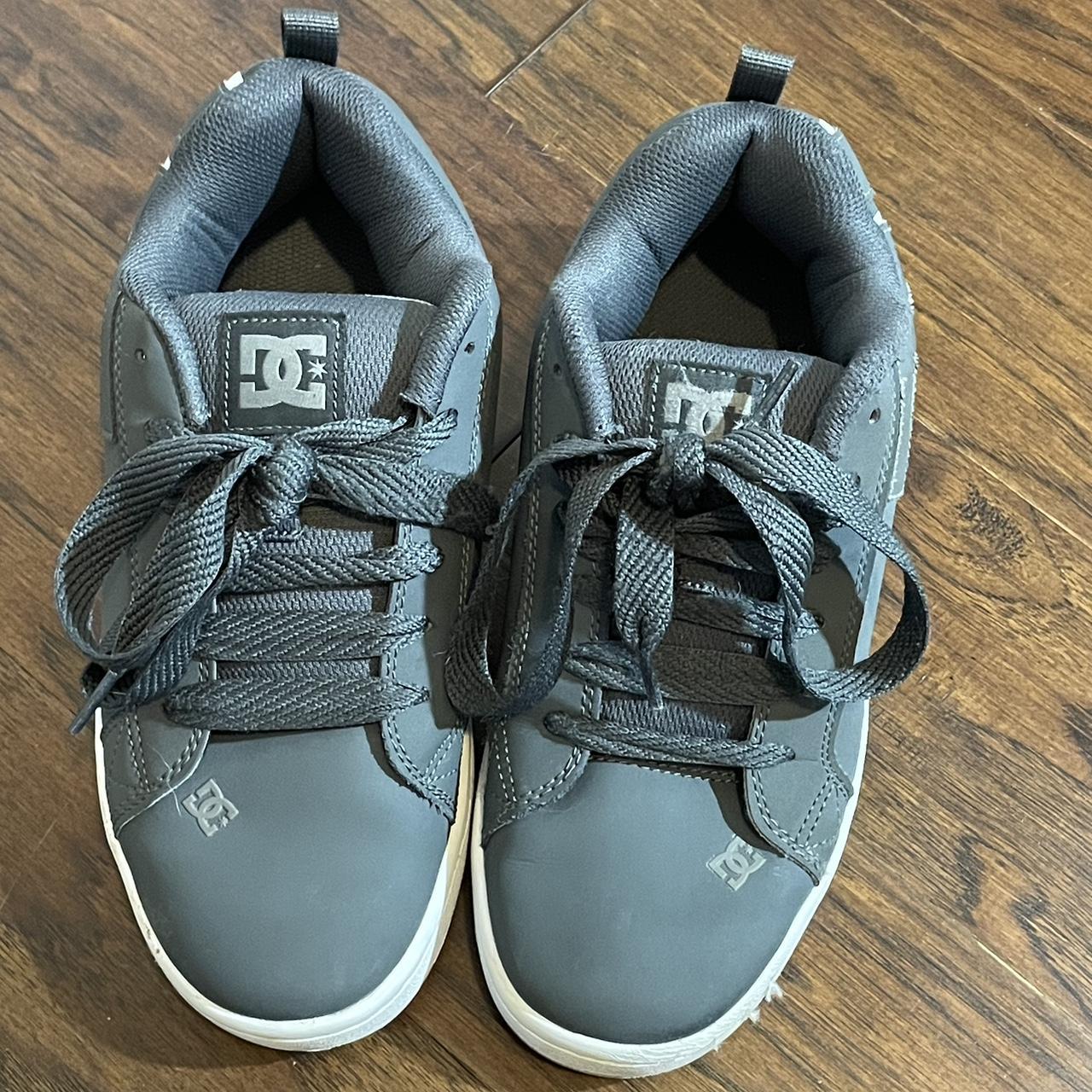 dc shoes grey and white trainers #dc #dcshoes - Depop