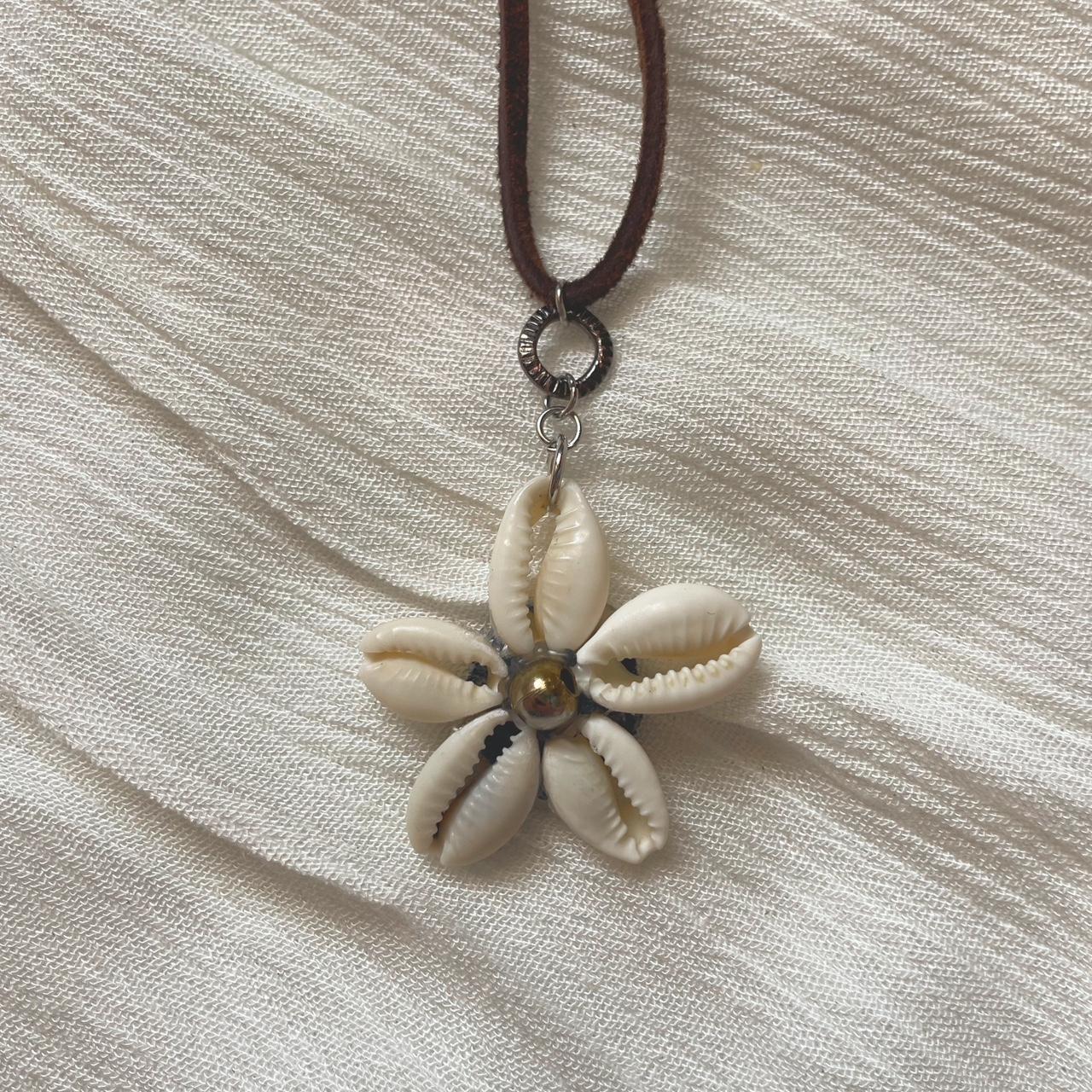 Flower cowrie shell necklace • handmade flower with... - Depop