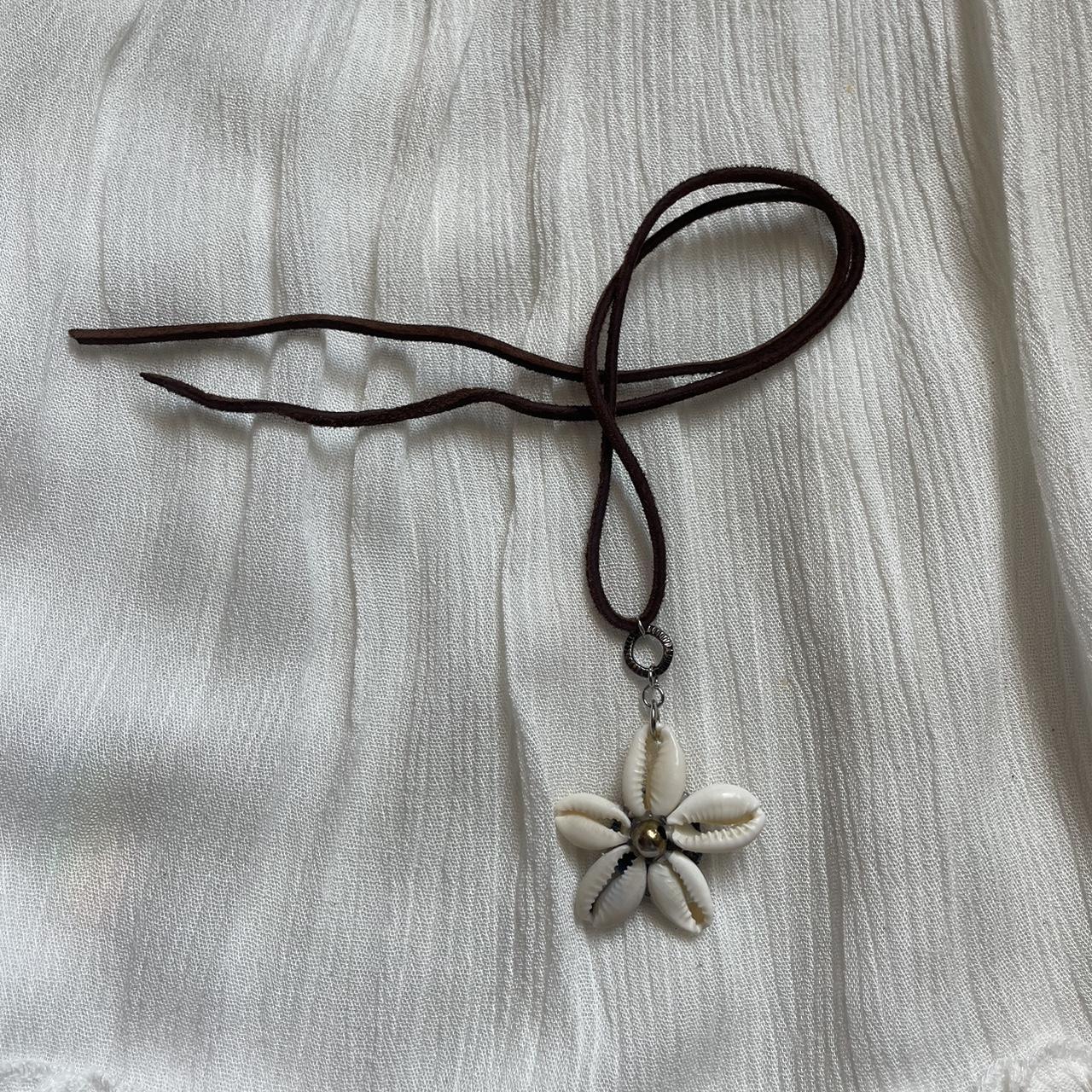 Flower cowrie shell necklace • handmade flower with... - Depop