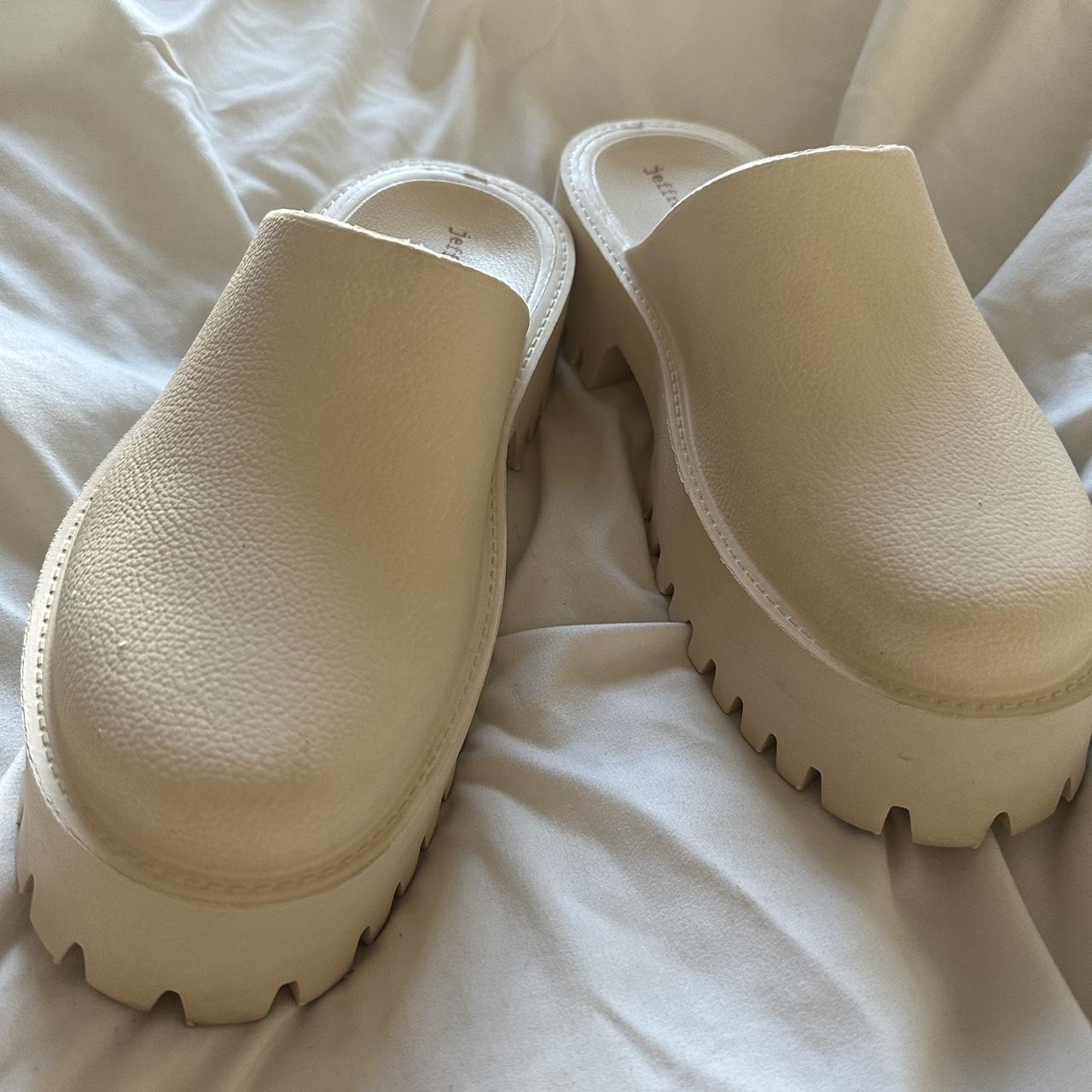 Jeffrey Campbell Women's Cream Clogs | Depop