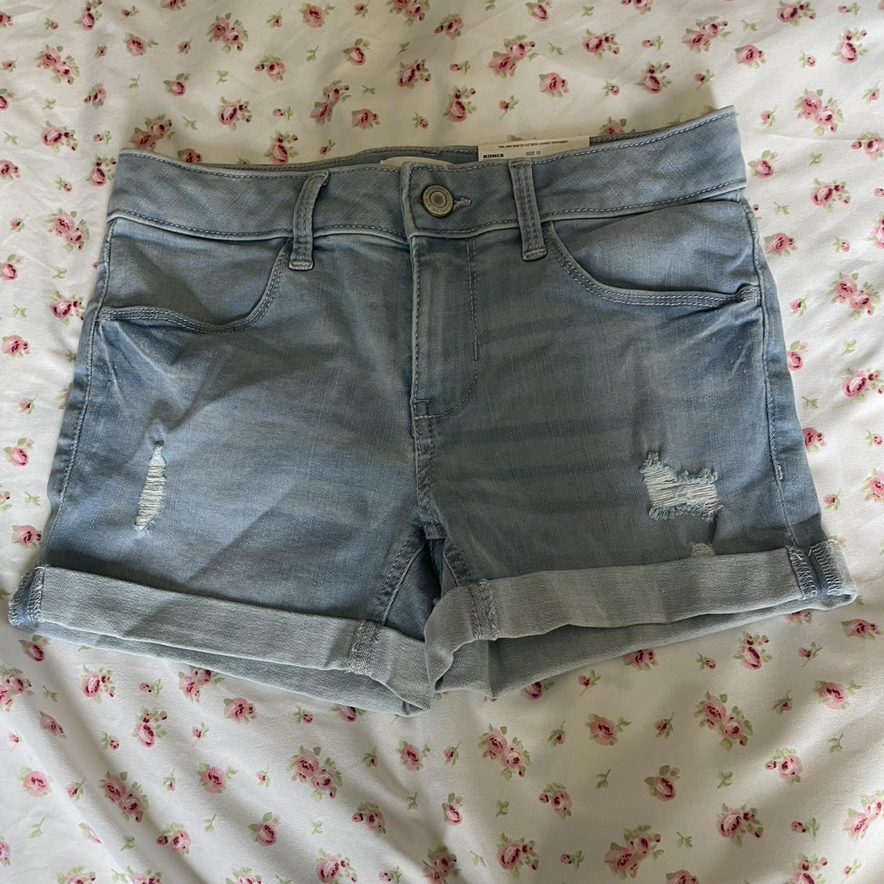 Super cute light blue denim shorts mid rise size 10... - Depop