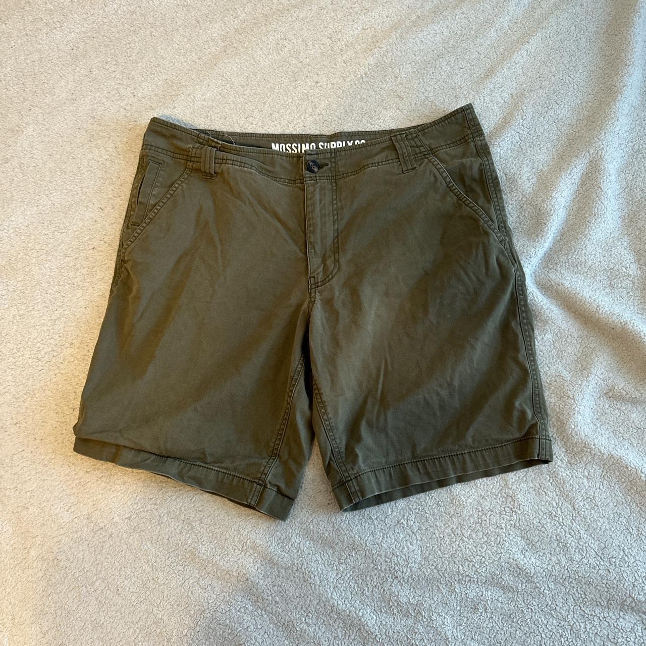 Mossimo Men's Khaki and Green Shorts | Depop