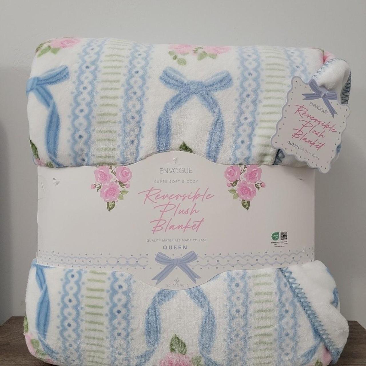 Envogue Queen Coquette Bow Throw Blanket 90in x... | Depop