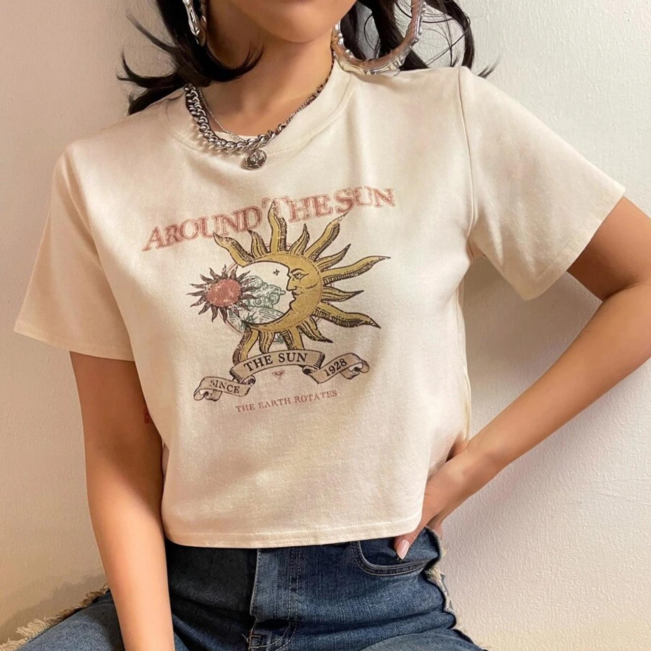 Women's Cream T-shirt | Depop