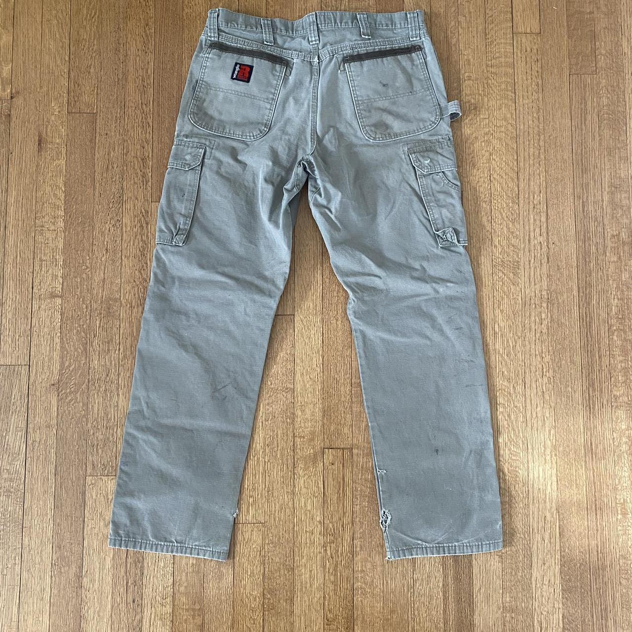 Wrangler Riggs Men’s Beige Cargo Pants ... - Depop