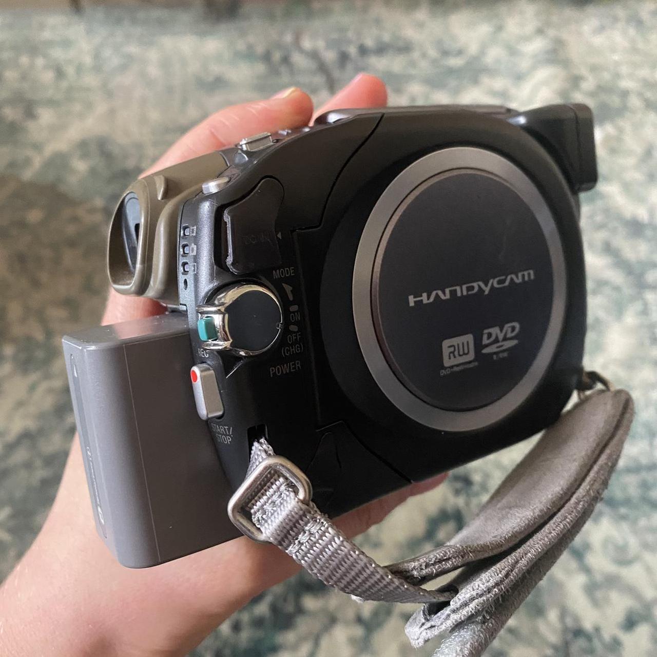 sony 2005 handicam camcorder in good working order,... - Depop