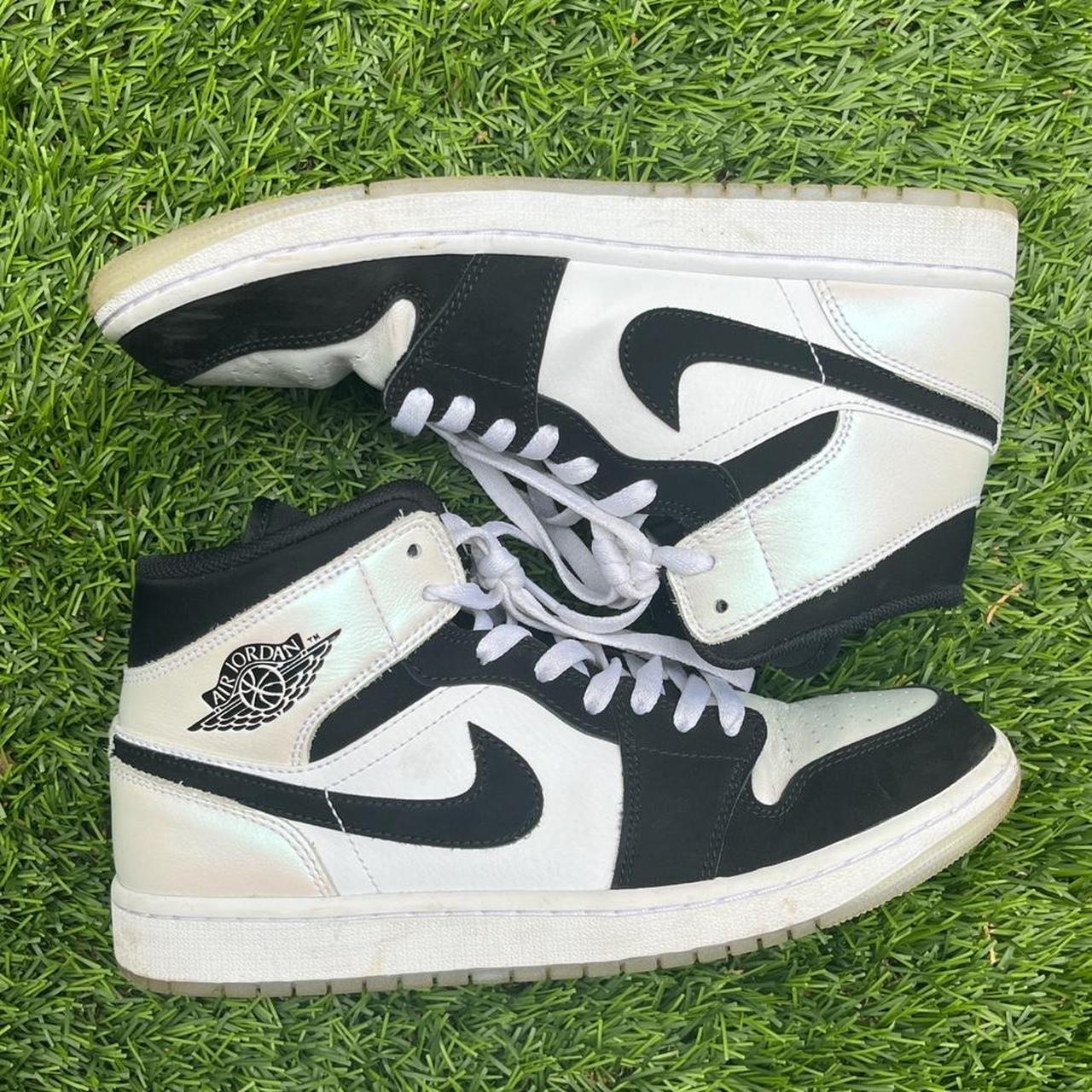 AIR JORDAN RETRO 1 MID Size: Men’s 9 Super sick... - Depop