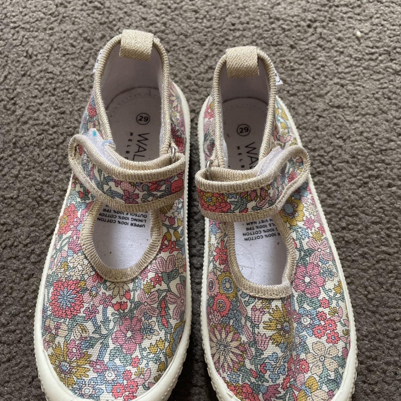 Walnut Melbourne shoes, EUC size 29 | Depop