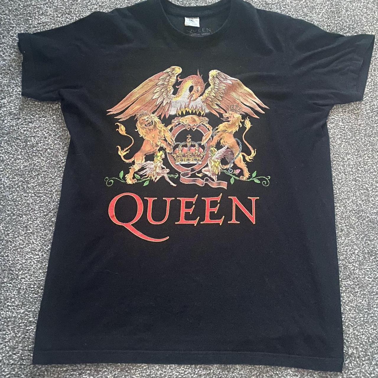 QUEEN BAND SHIRT OFFICIAL MERCH size- L condition-... - Depop