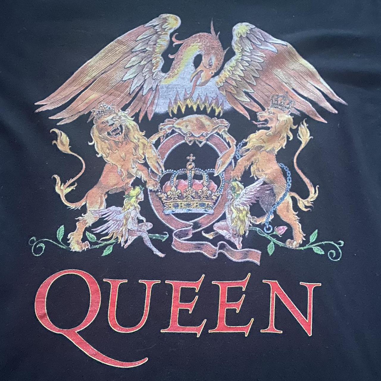 QUEEN BAND SHIRT OFFICIAL MERCH size- L condition-... - Depop