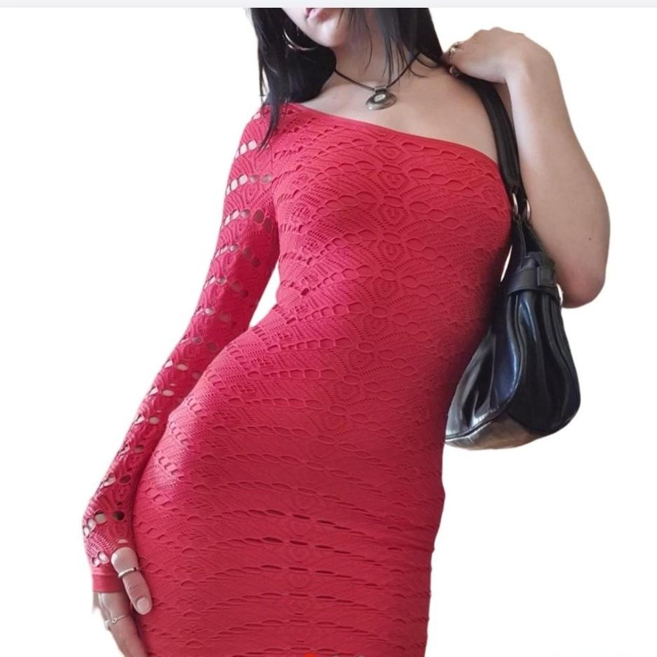 kurzes rotes Kleid mit Muster und einem Ärmel Größe... - Depop