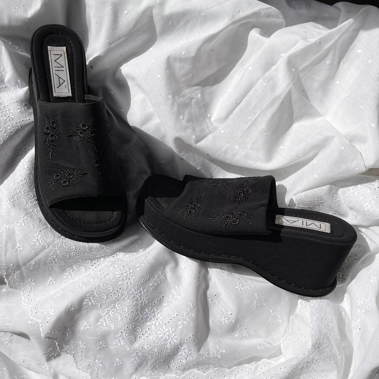 MIA Women's Black Slides | Depop