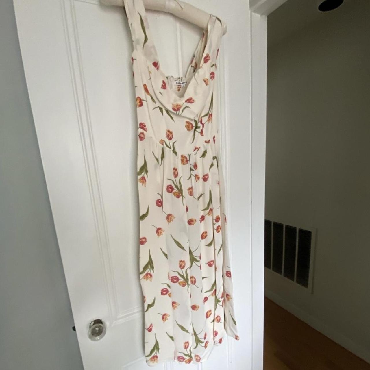 Beautiful Reformation tulip dress, worn once. Dry... - Depop